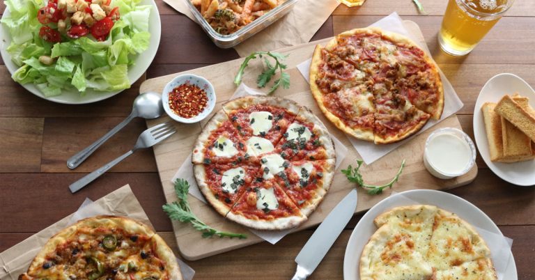 25 Monday Food Deals at Your Favorite Restaurants - DealTrunk